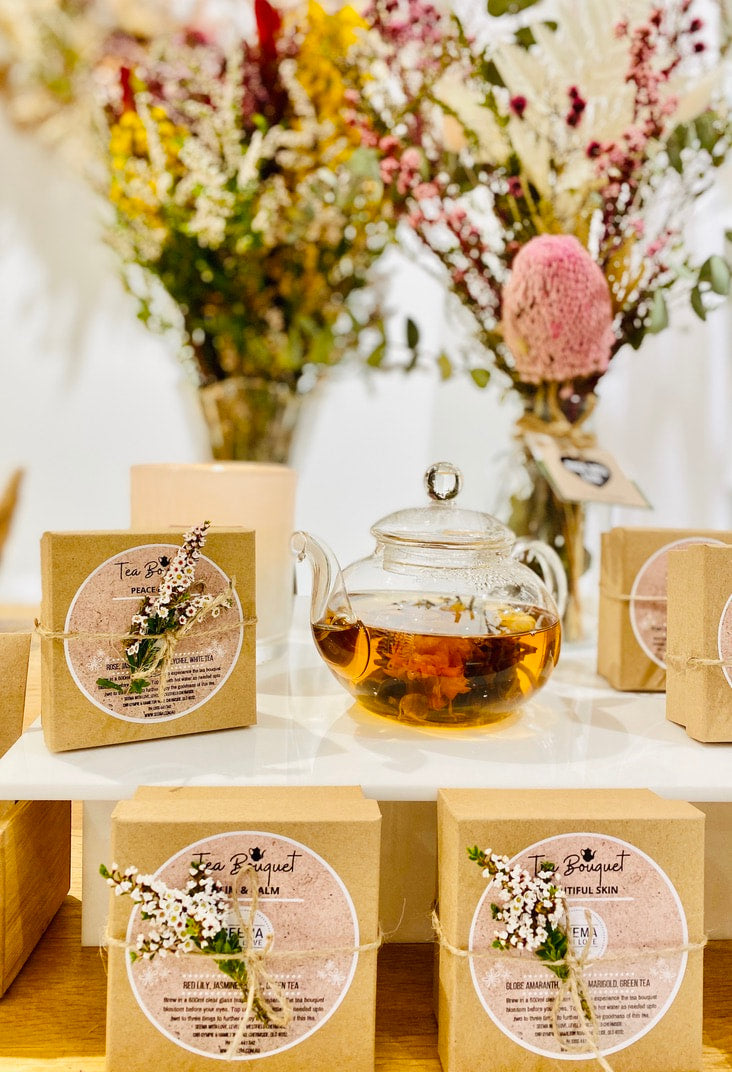 Tea Bouquet - Floral Tea Magically Blossoms Right Before Your Eyes ...